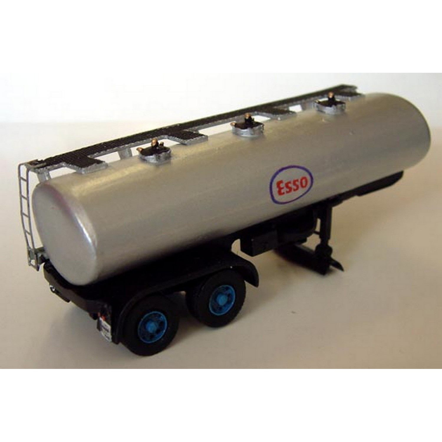 Round bulk tanker trailer 1950's